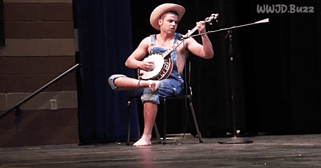 This ‘Hillbilly’ Walks On Stage And Slays It On The Banjo – WWJD