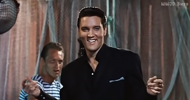 Elvis Presley Sings ‘Are You Lonesome Tonight?’ — Talk About Beautiful ...