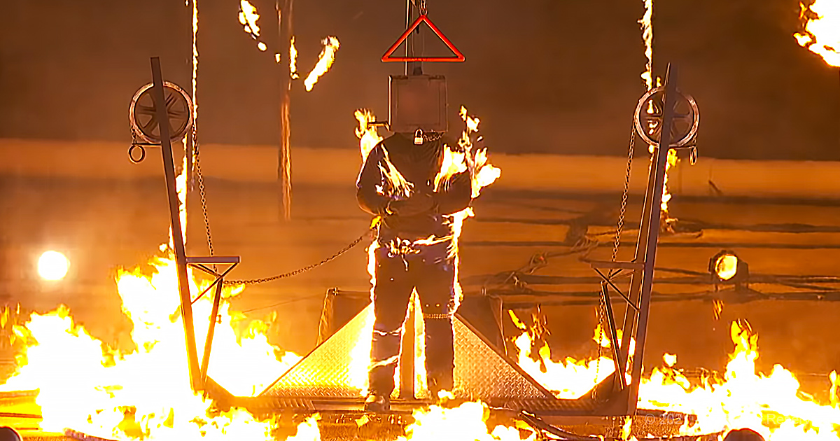 Mesmerizing Escape Stunt Leaves America’s Got Talent Judges on the Edge ...