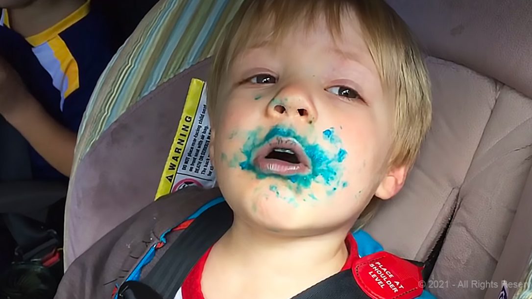 Tiny Twins Have a Conversation, But When You Hear Them, You'll Melt ...