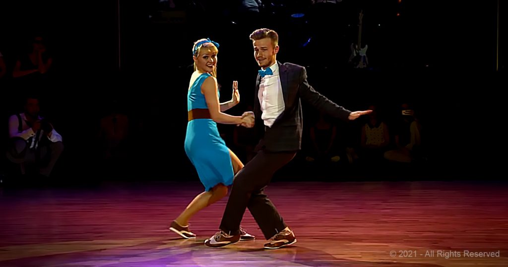 Frank Sinatra inspires a smooth swing dance routine with “Fly Me to the ...