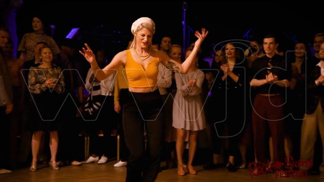 Frank Sinatra inspires a smooth swing dance routine with “Fly Me to the ...