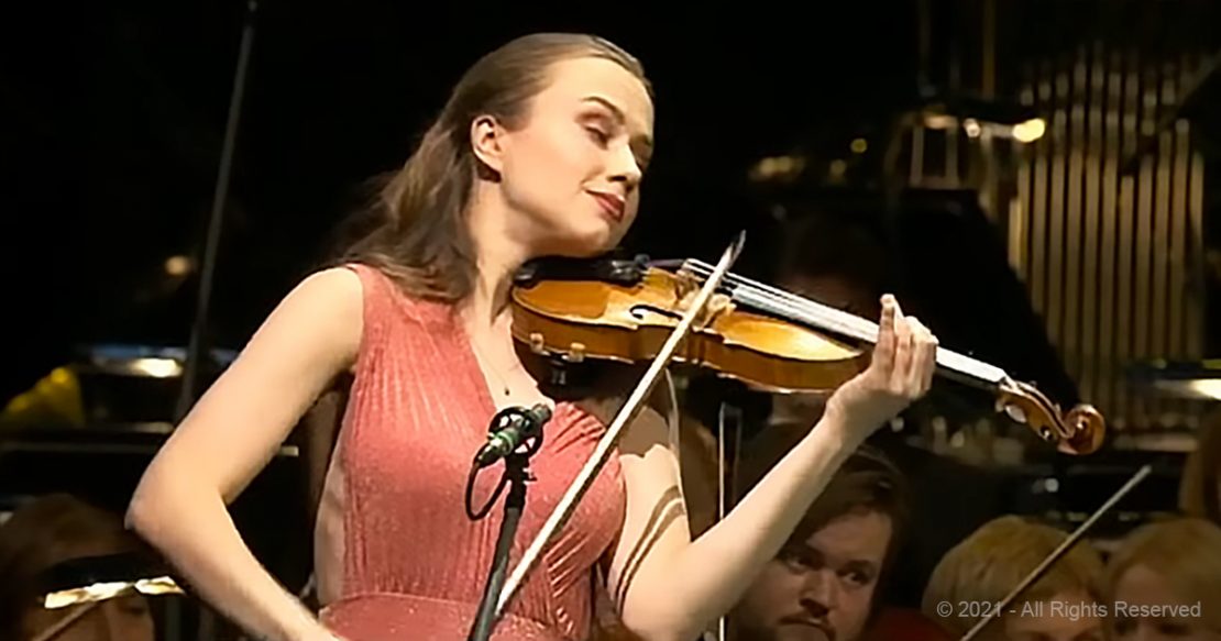 Grace under pressure when violin string snaps mid-performance – WWJD