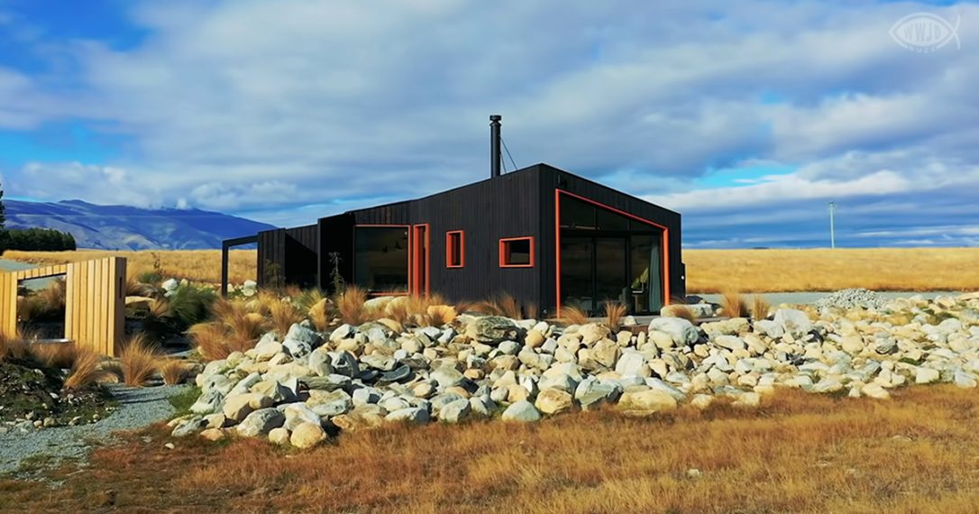 Experience the landscape with this flawless tiny cabin | WWJD