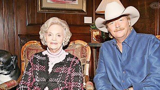 A Mother Teach Her Son The Easiest Way To Tie Shoelaces Ever – WWJD