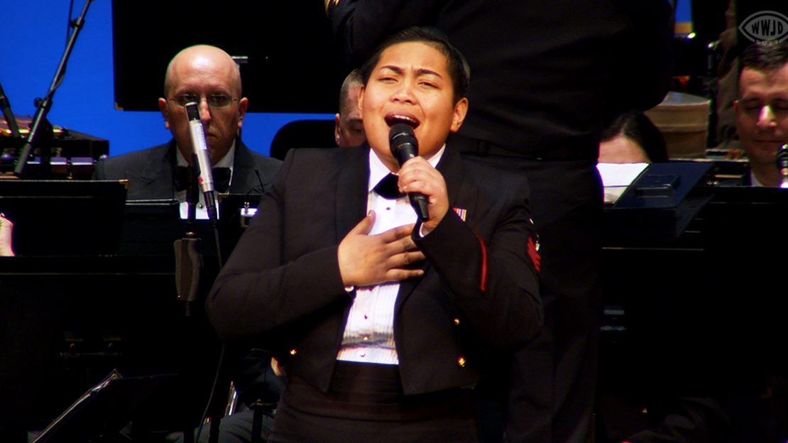 U.S. Navy Band performs an amazing rendition of ‘America the Beautiful ...