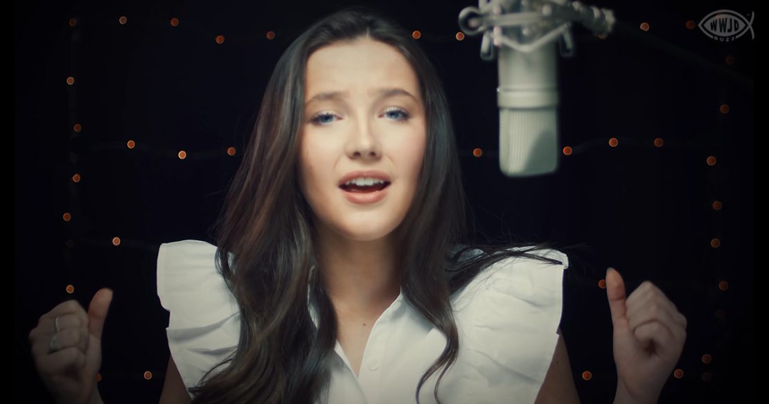 Lucy Thomas touches hearts with “I Will Always Love You’ – WWJD