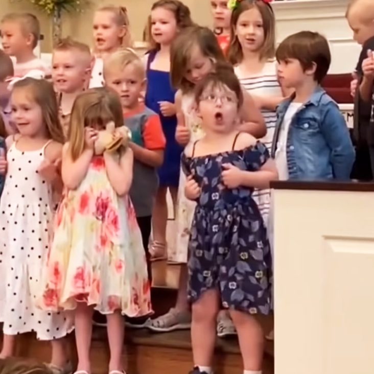 Little girl improvises adorable and hilarious dance during school ...