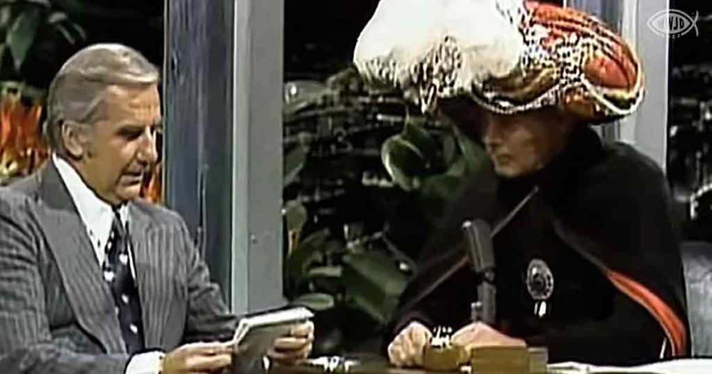 Johnny Carson performs to roaring laughter as ‘Carnac’ – WWJD