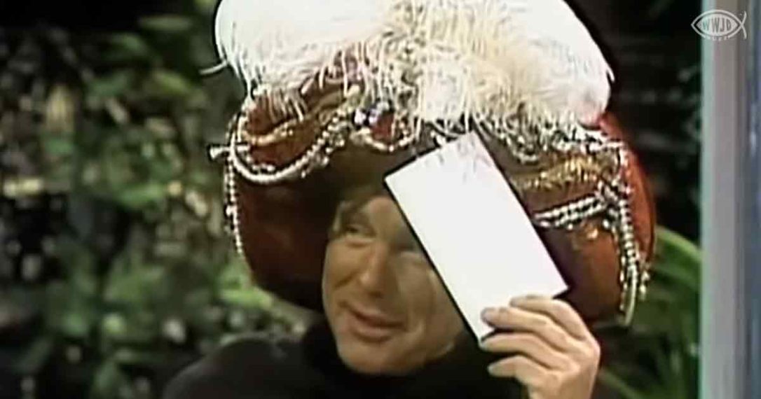 Johnny Carson performs to roaring laughter as ‘Carnac’ – WWJD