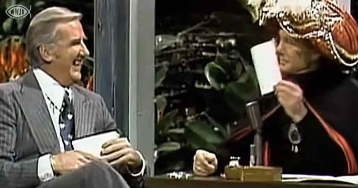 Johnny Carson performs to roaring laughter as ‘Carnac’ – WWJD