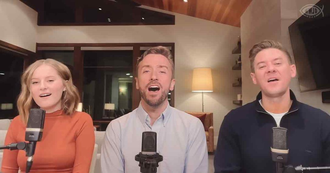 Mat and Savannah Shaw give us an amazing performance of “Hallelujah” – WWJD