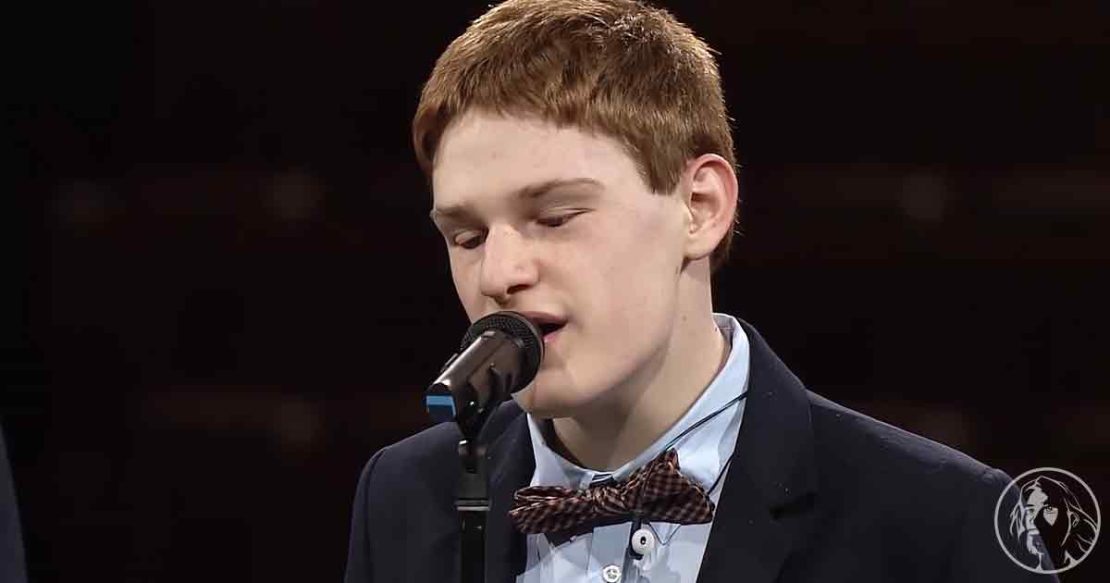 Blind singer’s voice blends beautifully for “Lean On Me” duet – WWJD