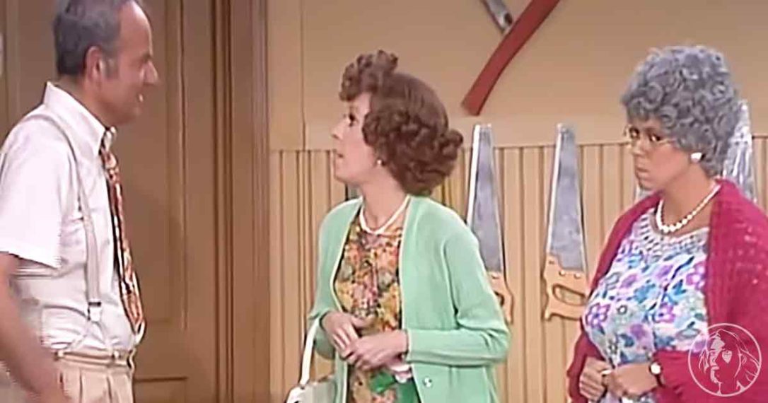 Tim Conway makes everyone crack up during this Carol Burnett skit – WWJD