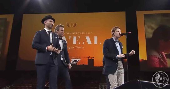 Blind singer’s voice blends beautifully for “Lean On Me” duet – WWJD