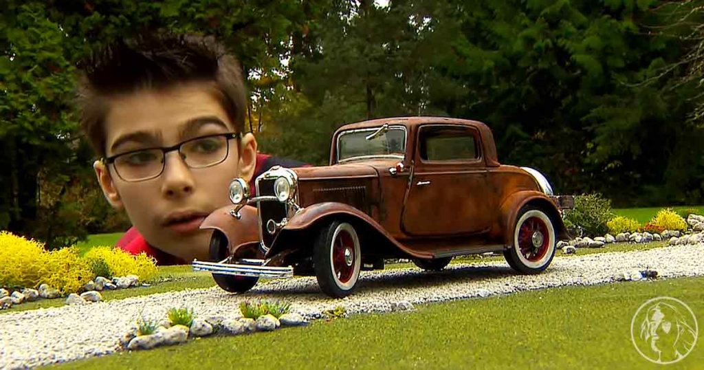 Autistic boy’s stunning photography transforms mini cars to life-size ...
