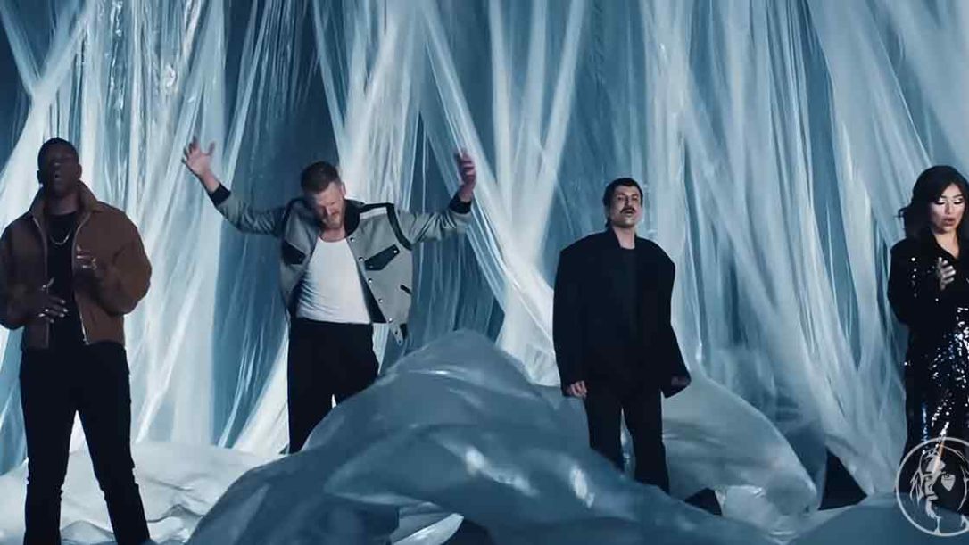 He Sings With No Instruments, No Background Music. Just His Voice and ...