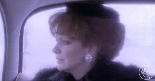 Reba McEntire’s iconic storytelling in “Fancy” music video – WWJD