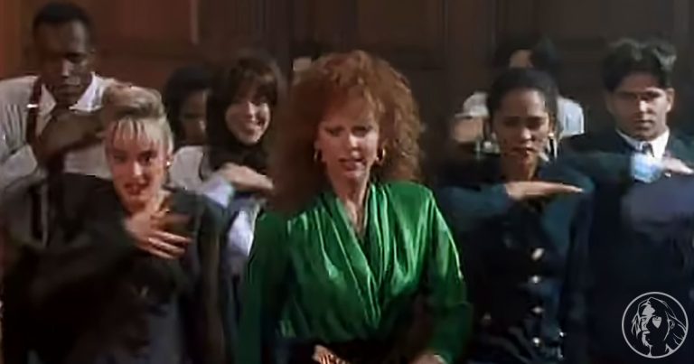 Reba McEntire empowers with “Take It Back” – WWJD