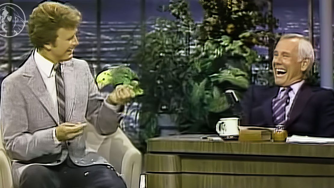 She Doesn’t Know If This Chimp Will Remember Her After 18 Years. Now ...