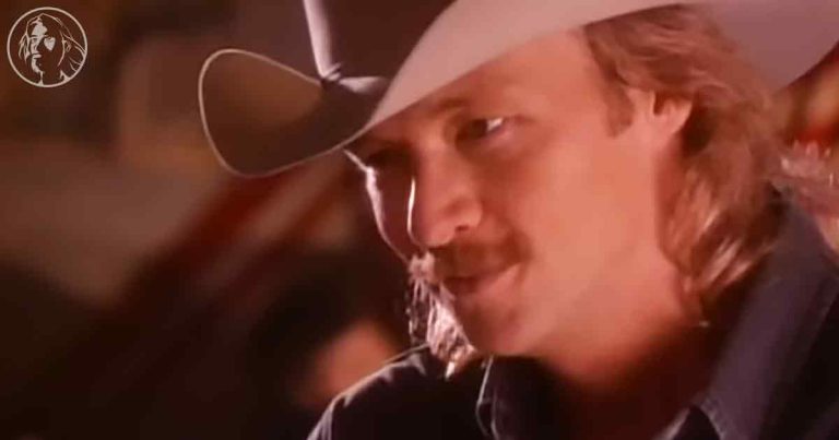 Get swept away by Alan Jackson’s “Chasin’ That Neon Rainbow” – WWJD